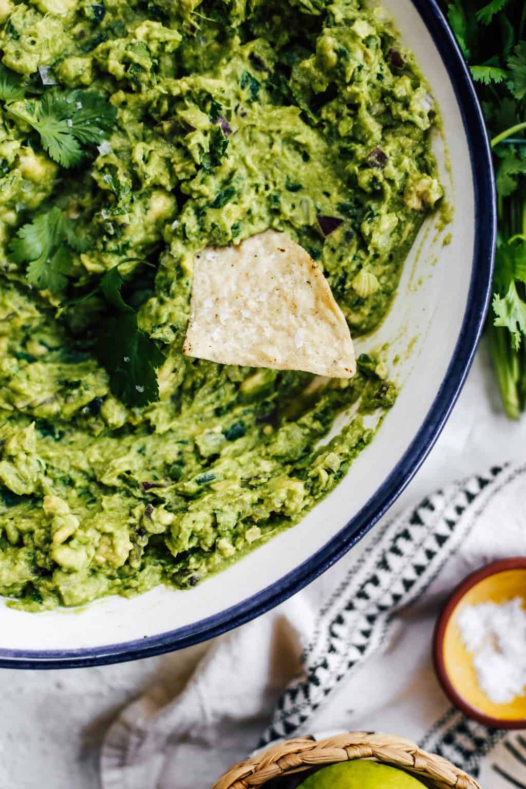 Guacamole for a Crowd - Everyday Elizabeth